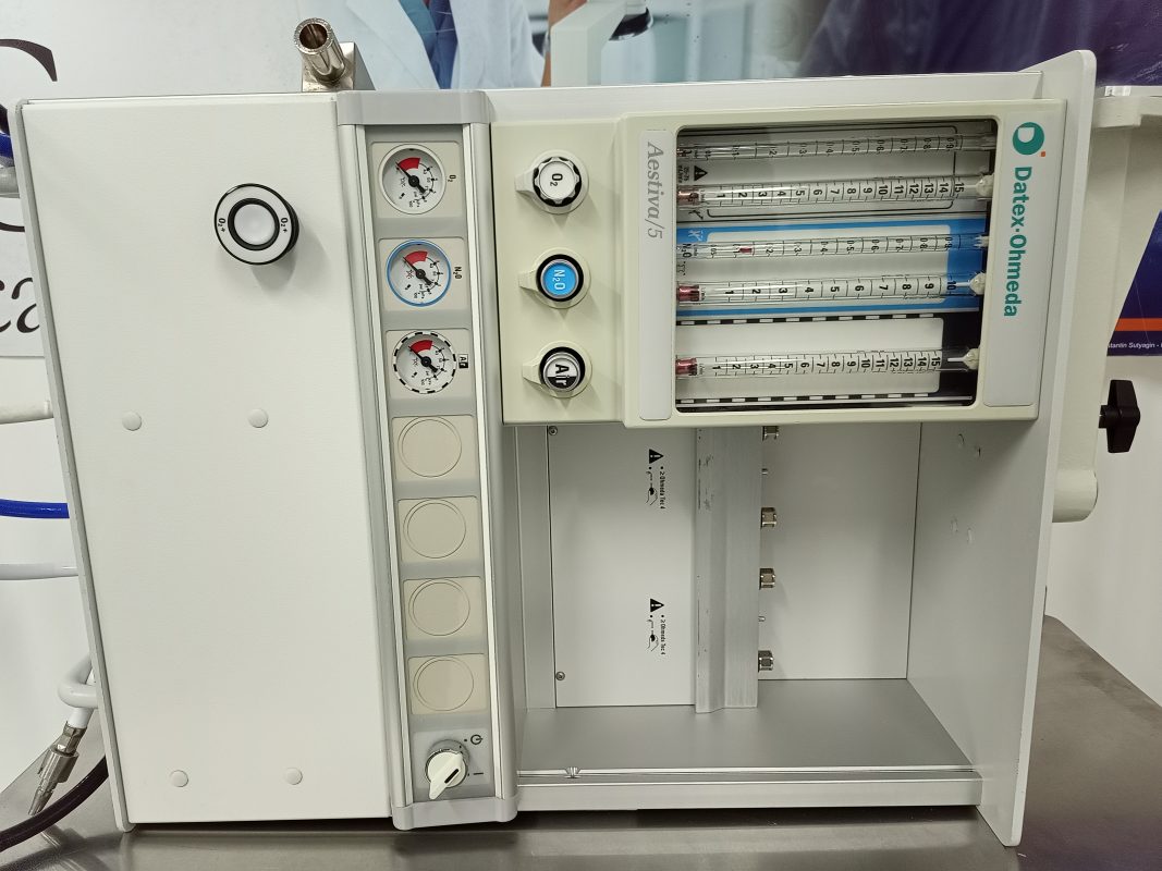 GE Datex Ohmeda Aestiva 5 Wall mounted Unit - MC Medical