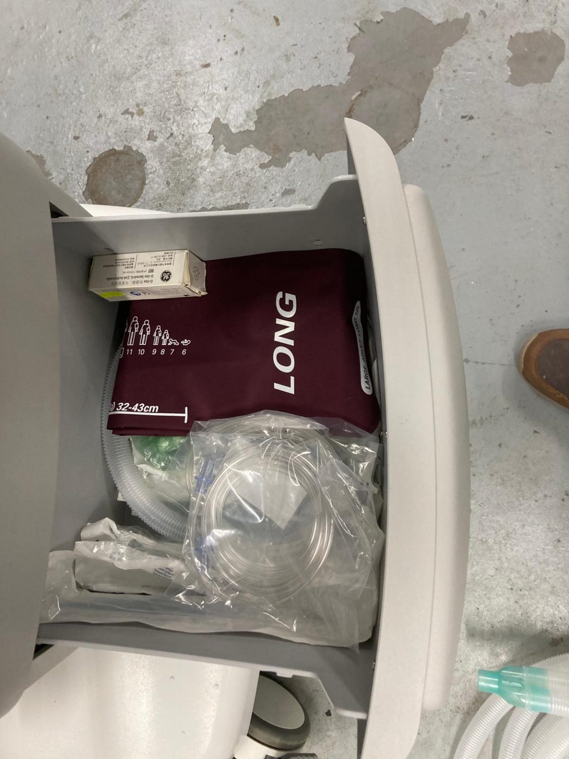 Aespire View Anaesthesia System with integrated Carescape B850 Monitor ...