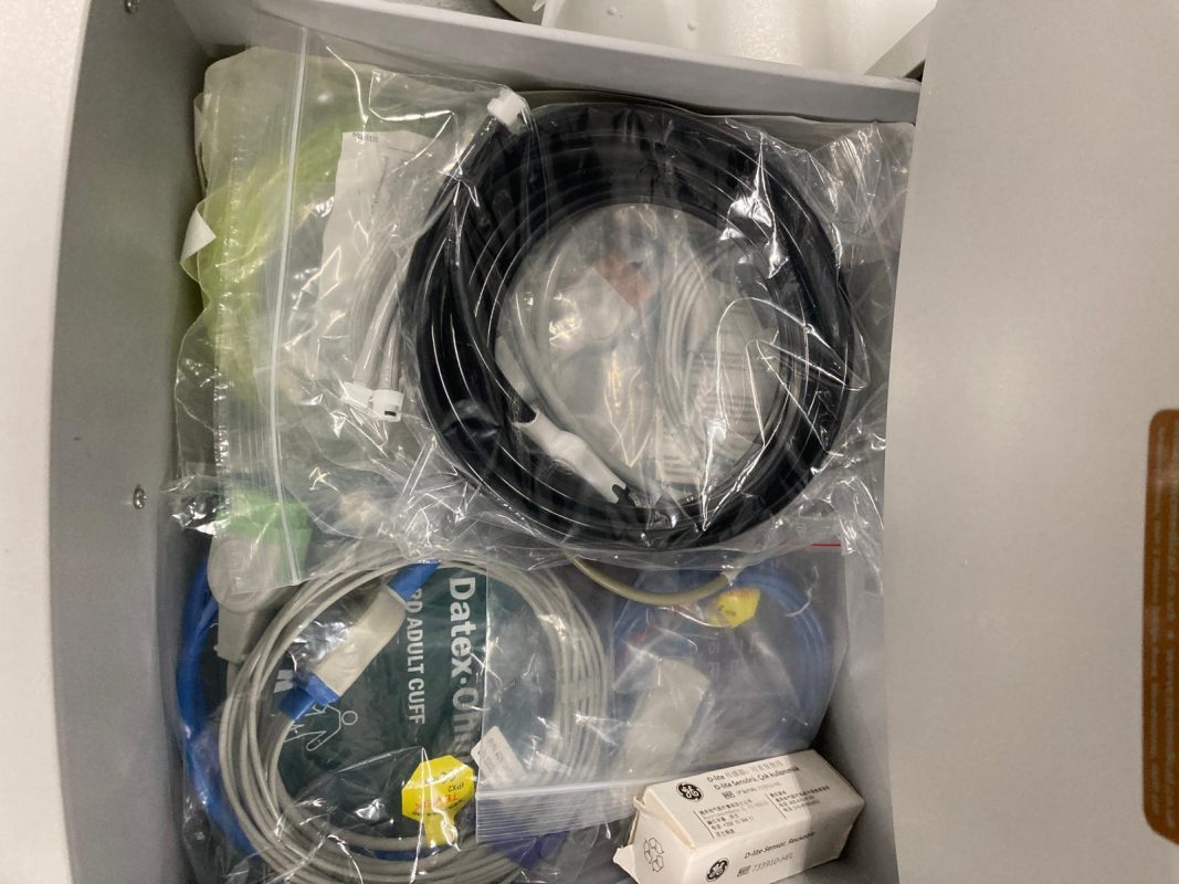 Aespire View Anaesthesia System with integrated Carescape B850 Monitor ...