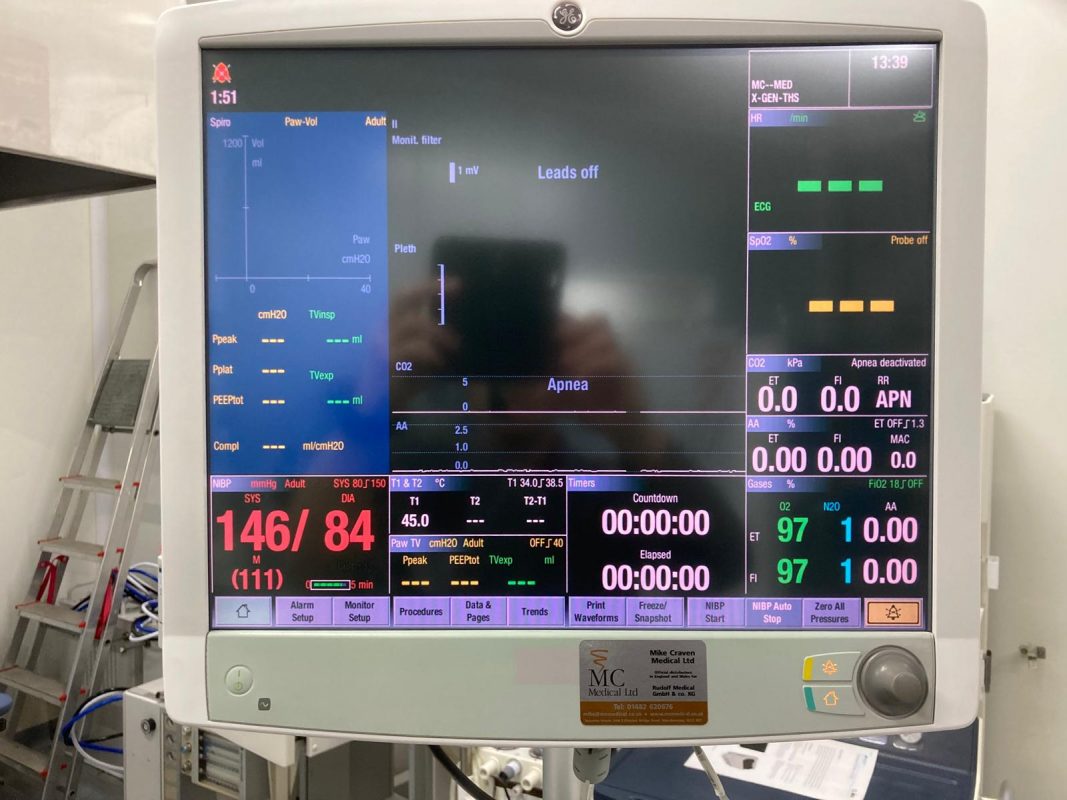 Aespire View Anaesthesia System with integrated Carescape B850 Monitor ...